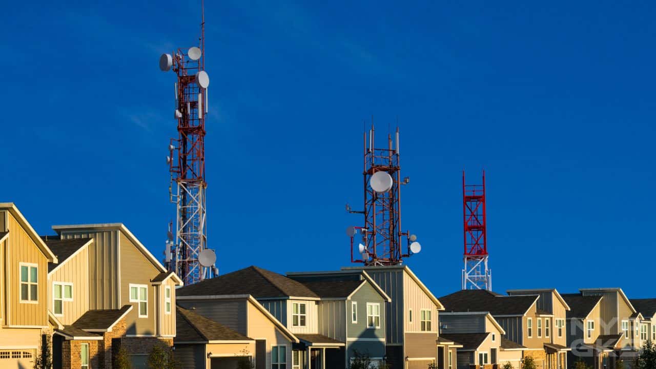 Smart can now remotely align tower antennas using robotic arms | NoypiGeeks