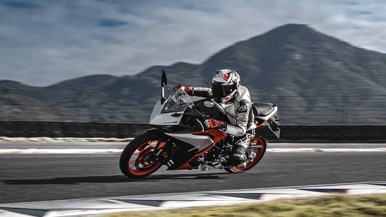 Bristol Invictus 400RR | NoypiGeeks