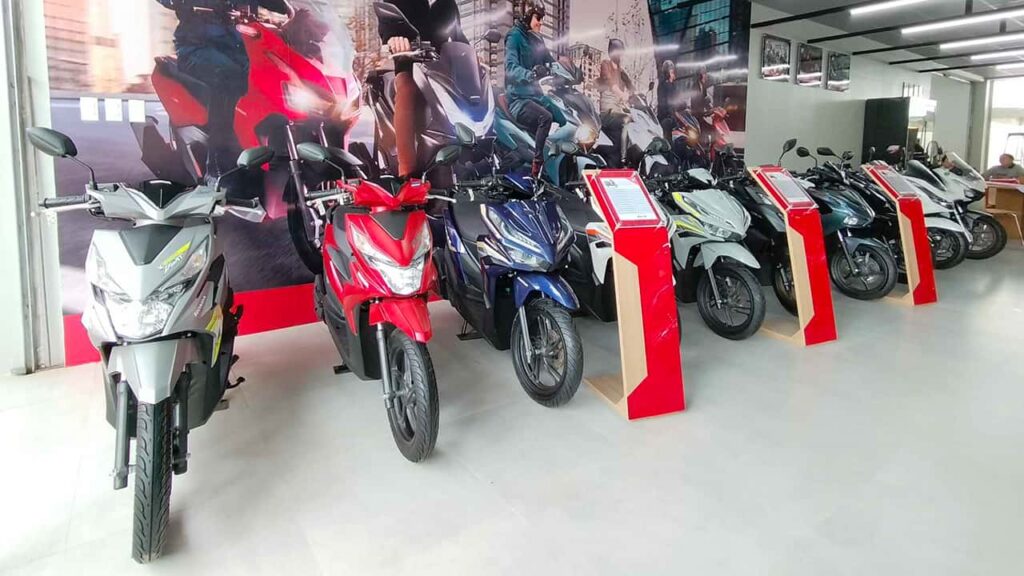 Brand new motorcycles with 200cc or below now come with 3-year LTO ...