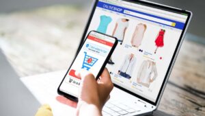 Online vs In-Store Shopping: Pros and Cons | NoypiGeeks
