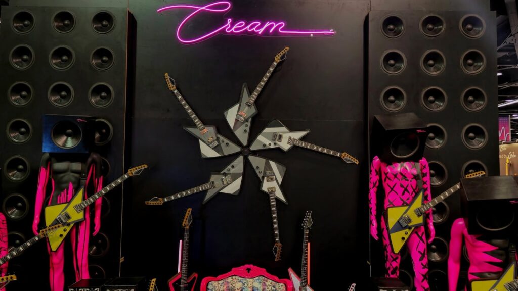 World's first color-changing electric guitars use e-ink to switch ...