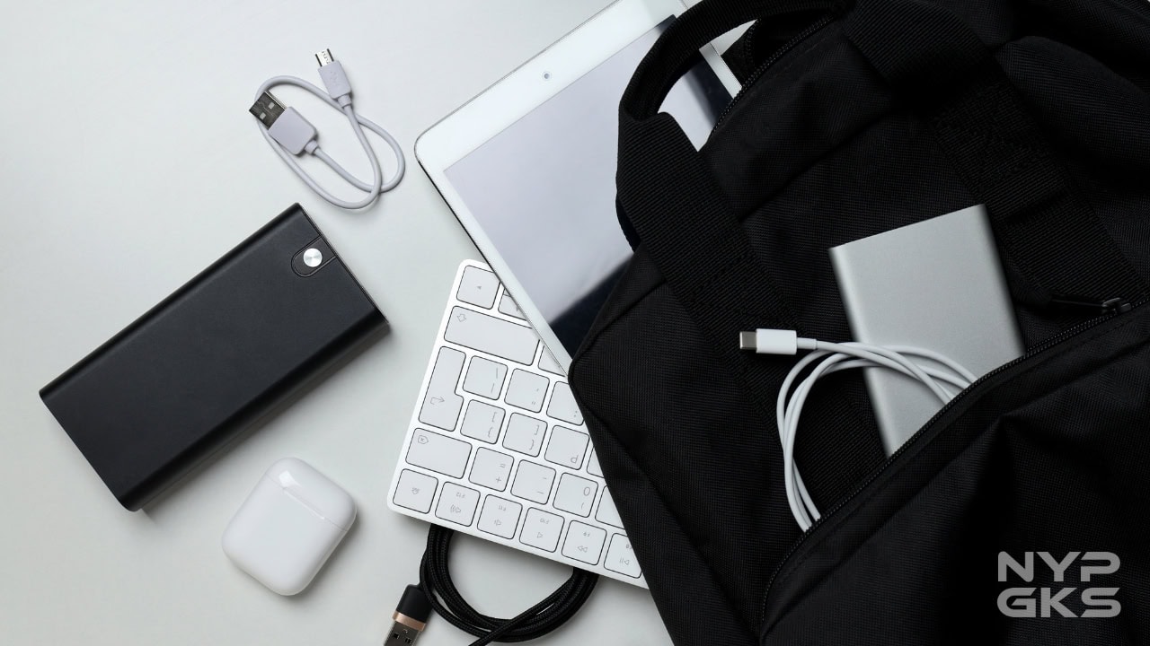 10 tech essentials to bring on your next international travel | NoypiGeeks