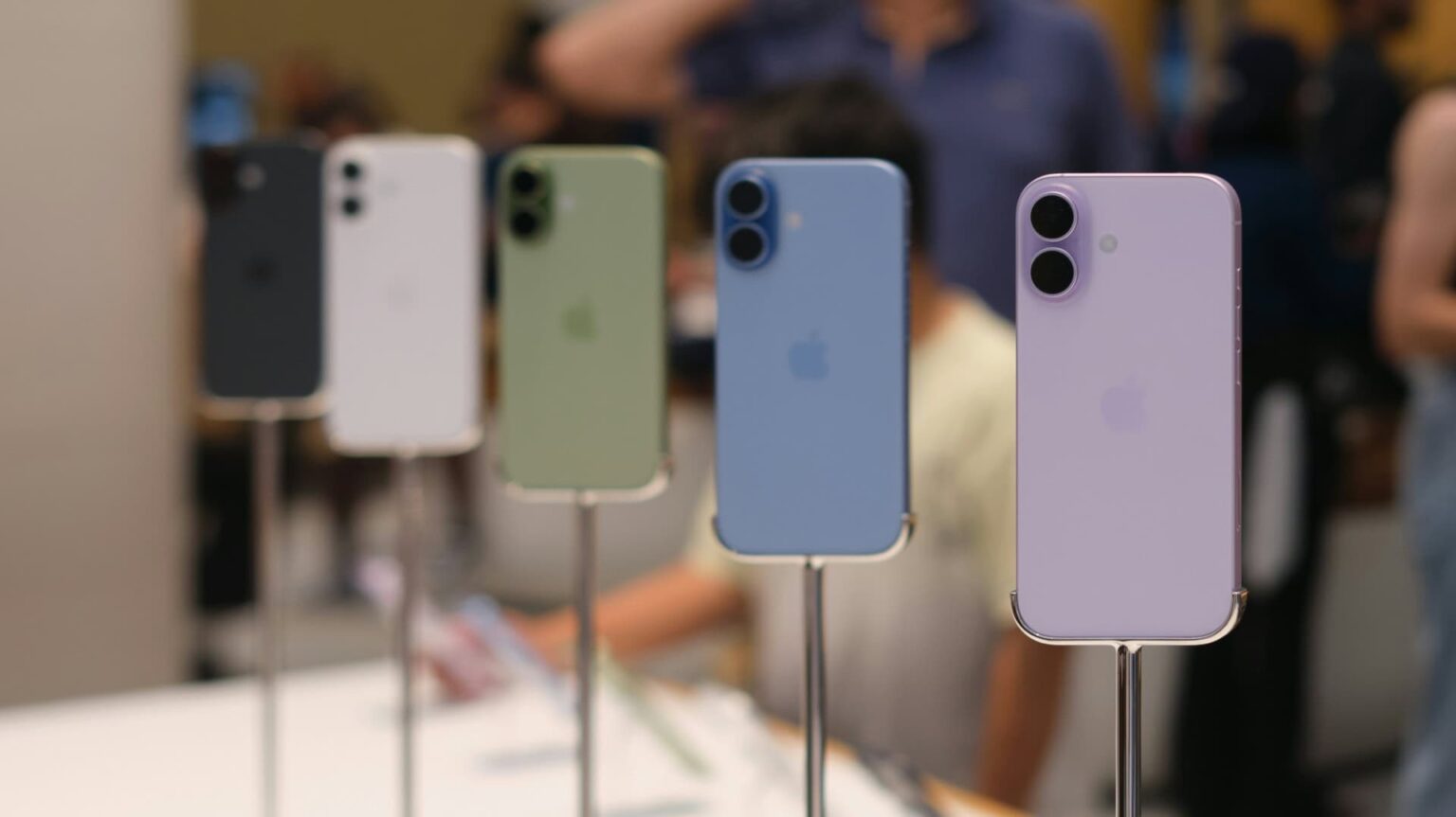 Apple beats all Android makers in Q4 2025 — Omdia | NoypiGeeks